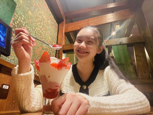 “イチゴ目的”が増えそうな限定メニュー登場！びっくりドンキー「贅沢いちごパフェ」 | SASARU [ささる]